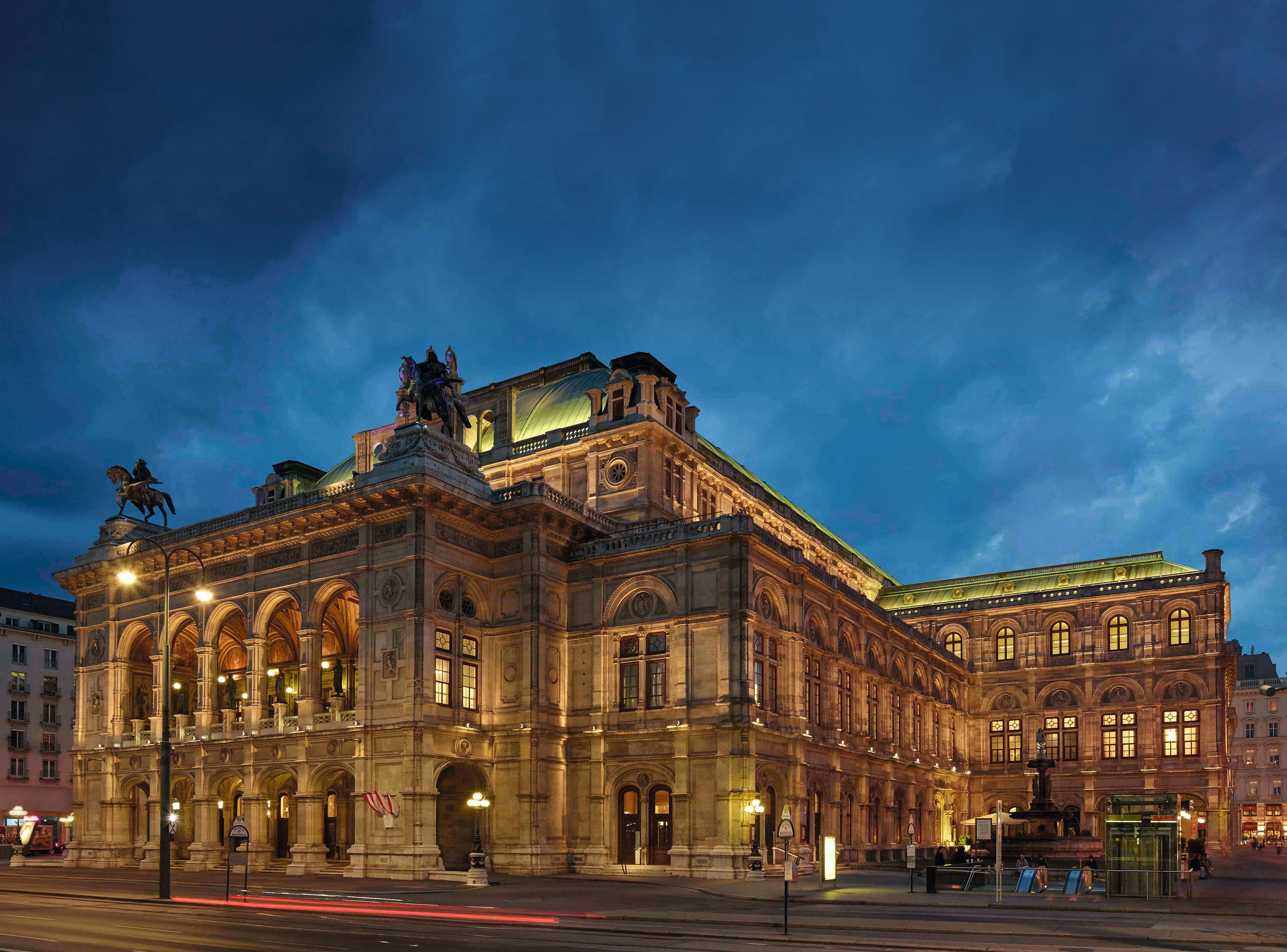 The house from the outside | Vienna State Opera